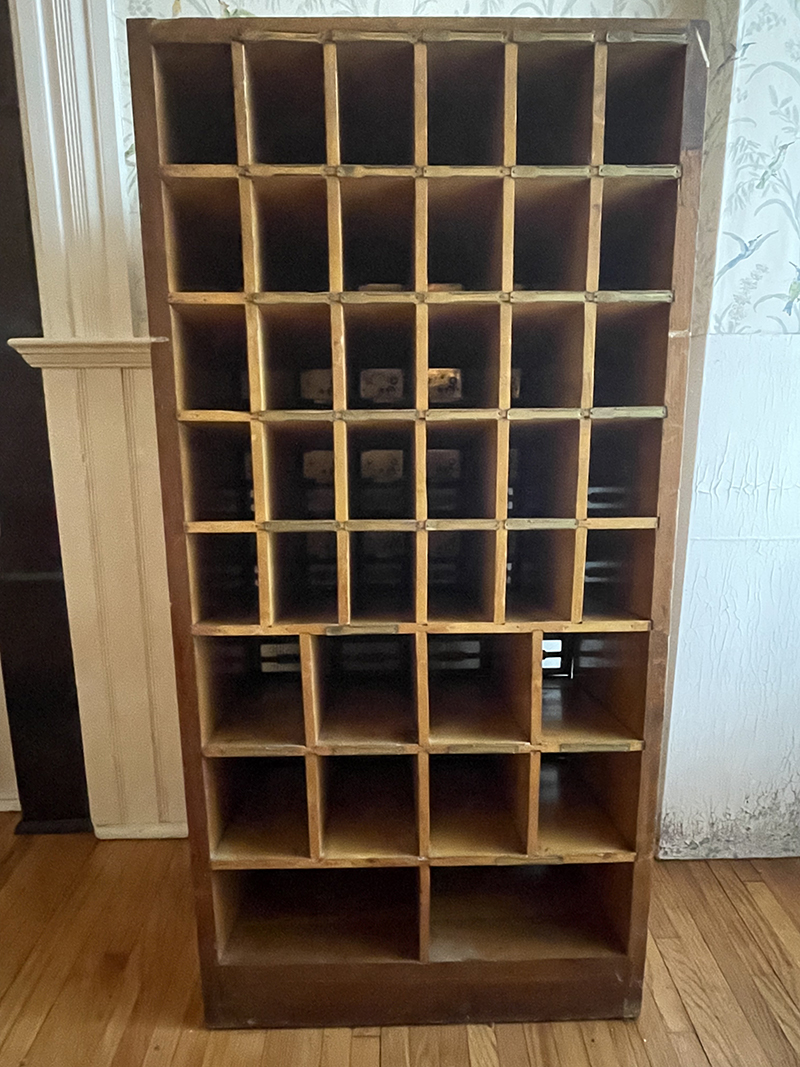 Post Office Box cabinet - Atelier de Hahn